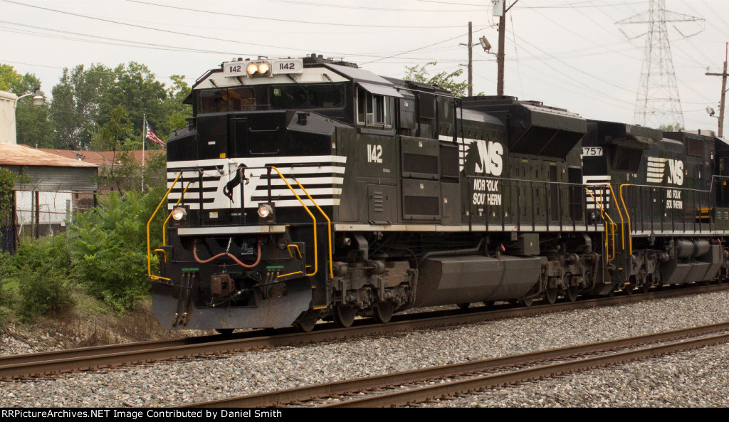 Roster shot of NS 1142.